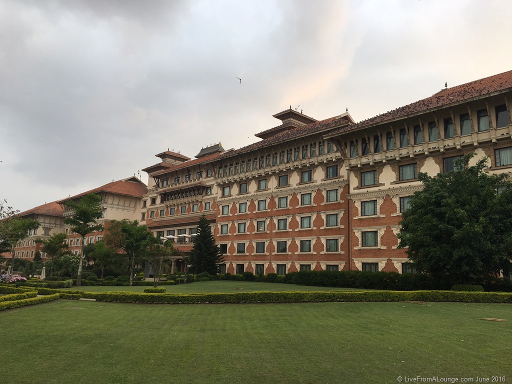 Nepal Diaries: Review Hyatt Regency Kathmandu - Live from a Lounge