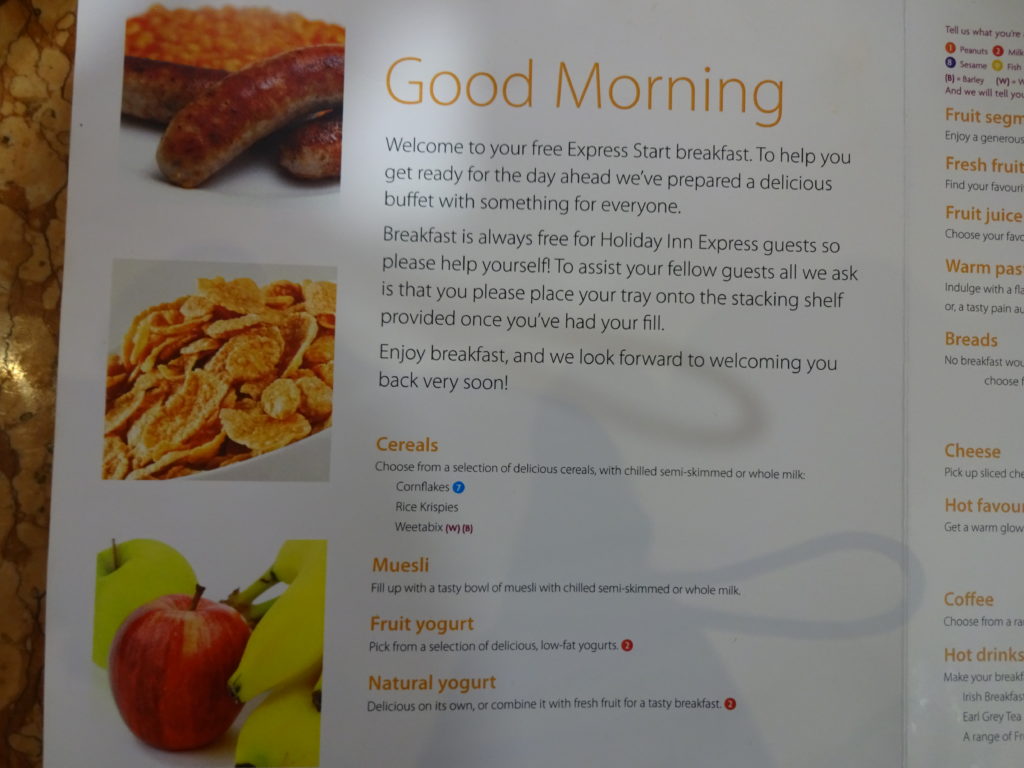 Hotel Review : Holiday Inn Express Dublin Airport - Live from a Lounge