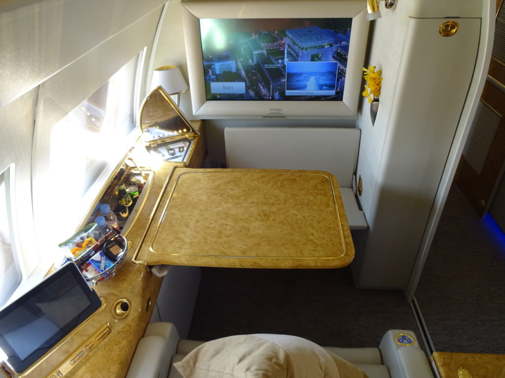 On Board Emirates Executive Jet Airbus A319ACJ - Live From A Lounge