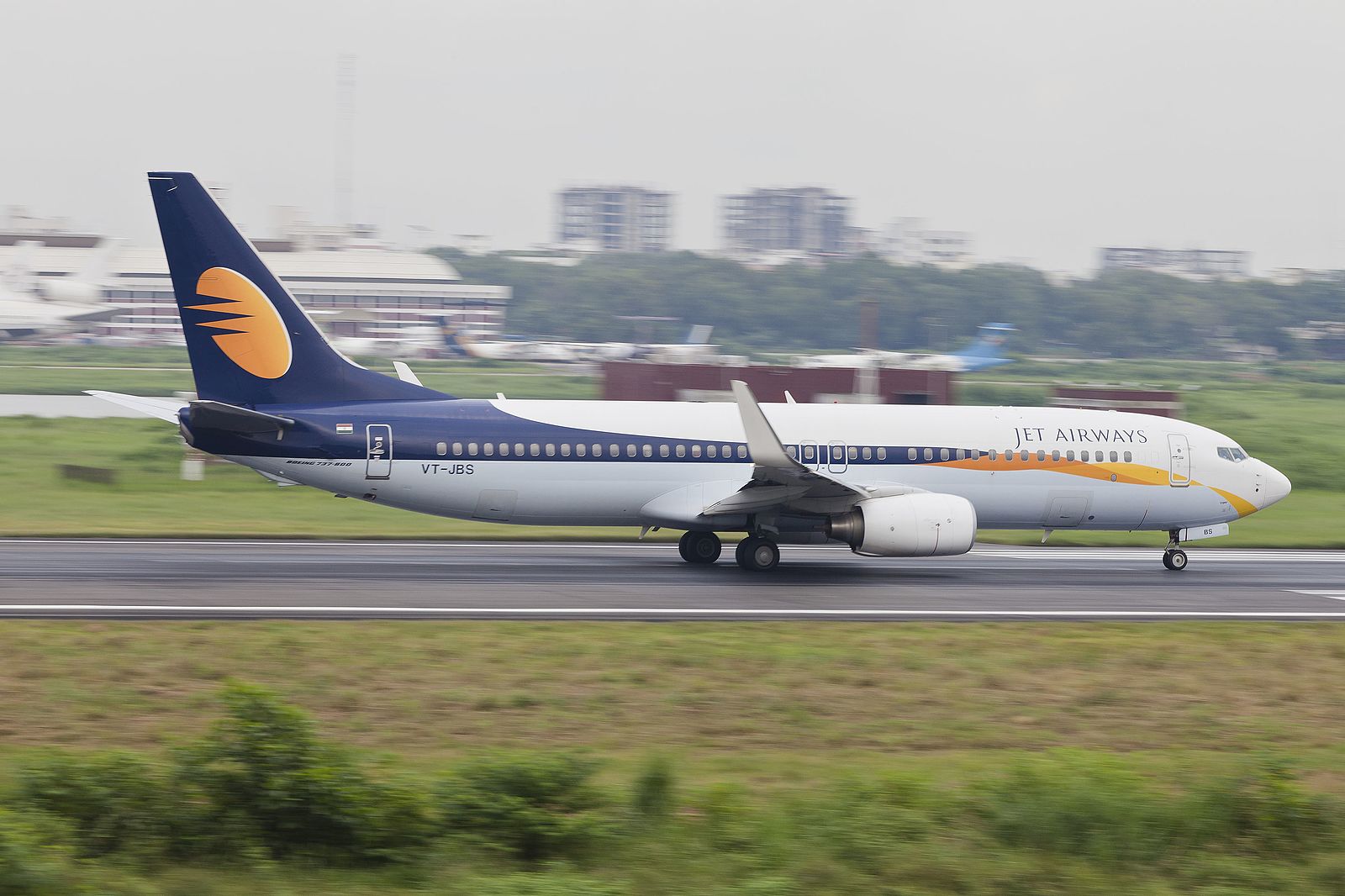 Jet Airways inducts Boeing 737 aircraft for completing proving flights ...