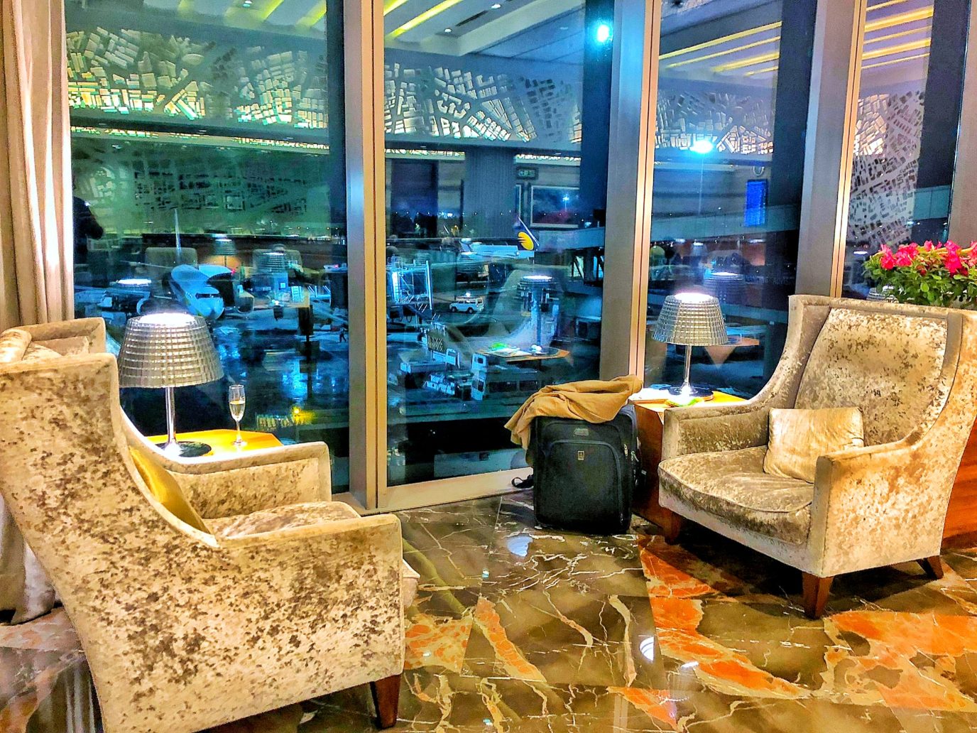 Review: GVK Premium Class Lounge, Mumbai Terminal 2 - Live from a Lounge