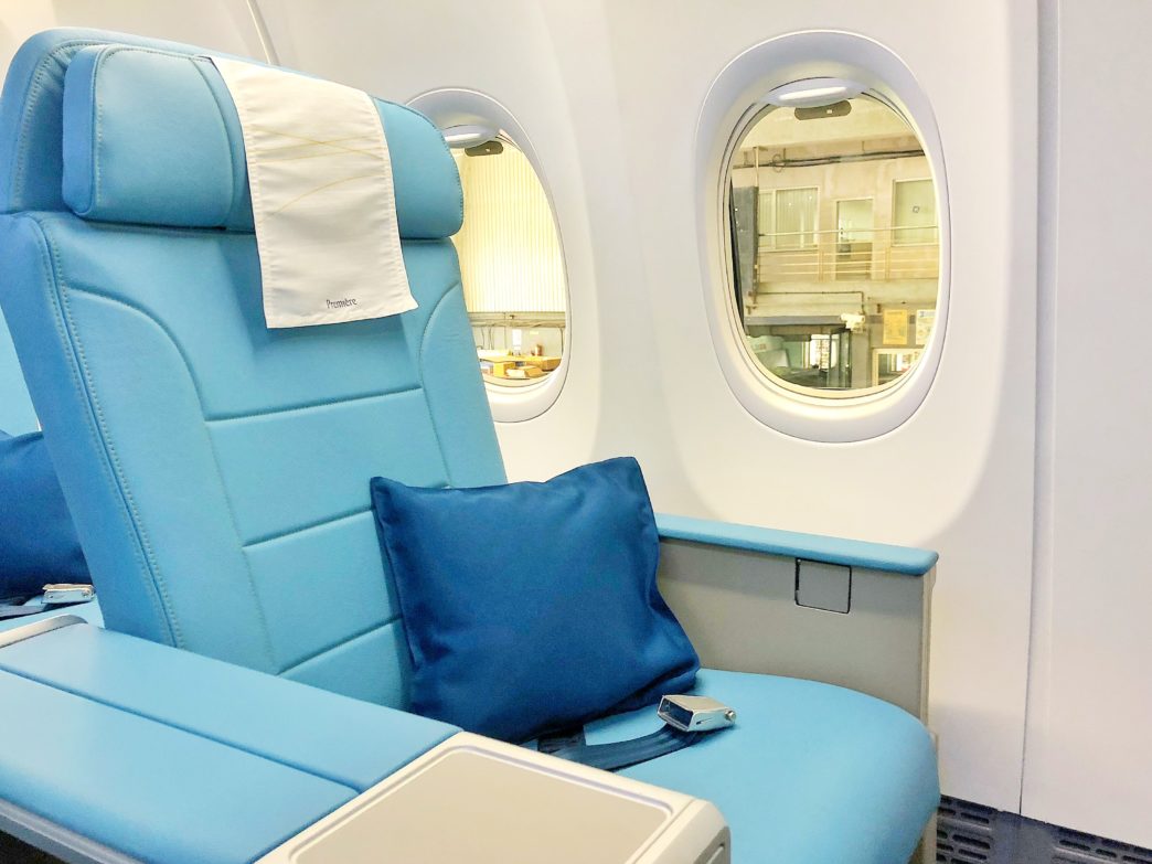 The new Jet Airways 737 MAX product revealed! - Live From A Lounge