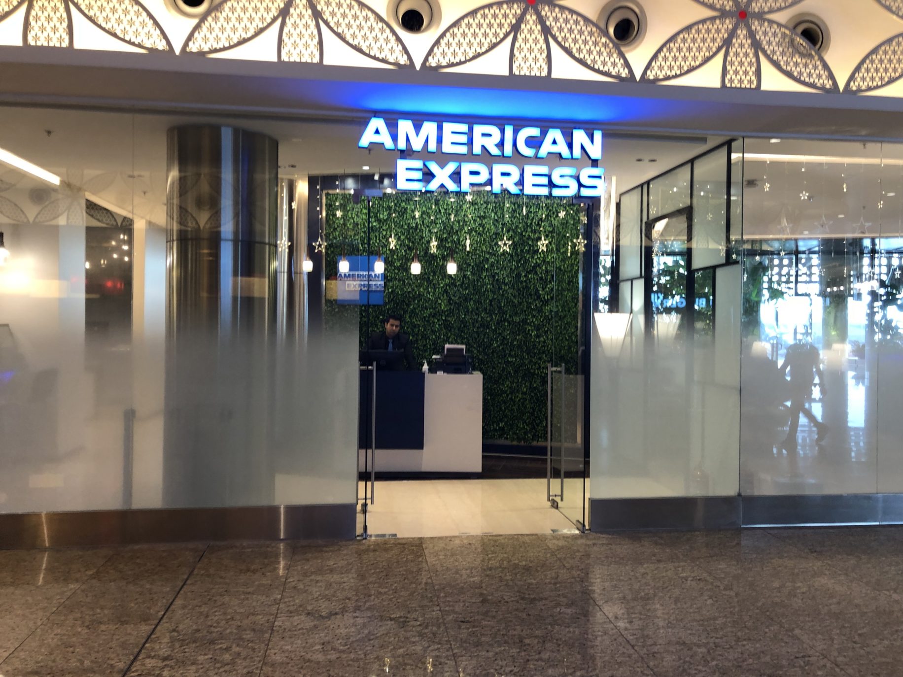 Inside the American Express Airport Lounge Mumbai Terminal 2 - Live ...