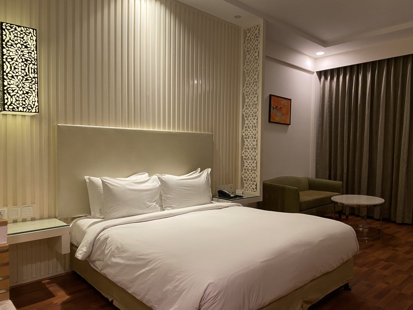 Hotel Review: Holiday Inn Amritsar Ranjit Avenue - Live from a Lounge