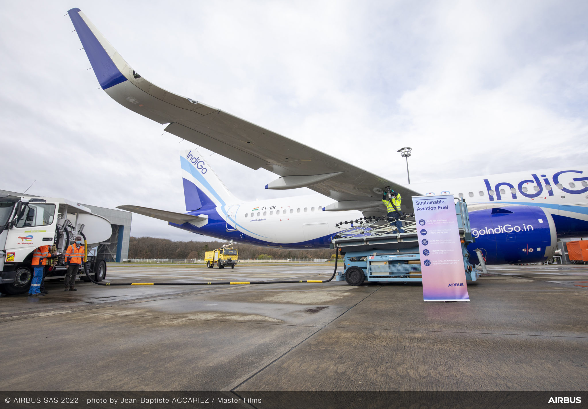 Axis Bank adds IndiGo BluChip as a transfer partner for EDGE Rewards ...