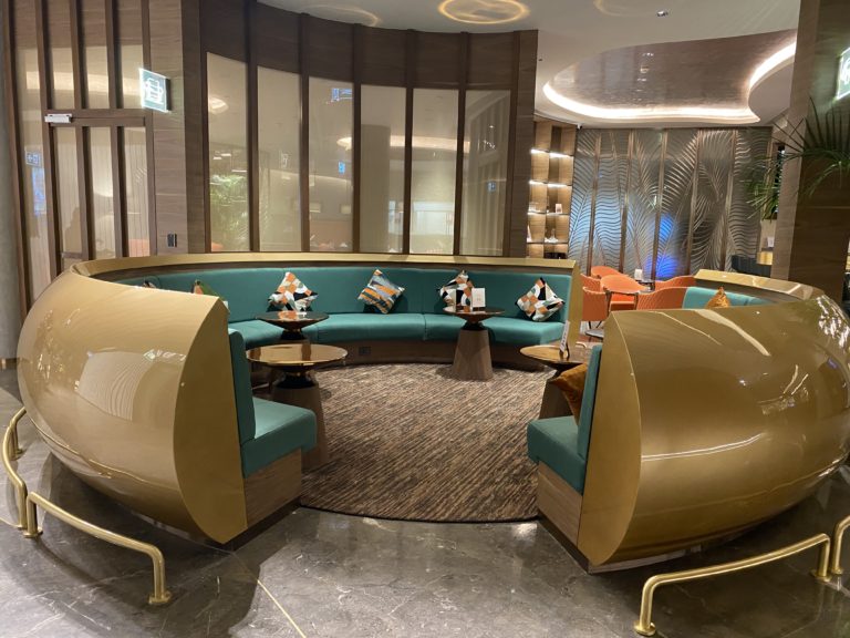 080 Lounge Bangalore: Exceeds all expectations - Live From A Lounge