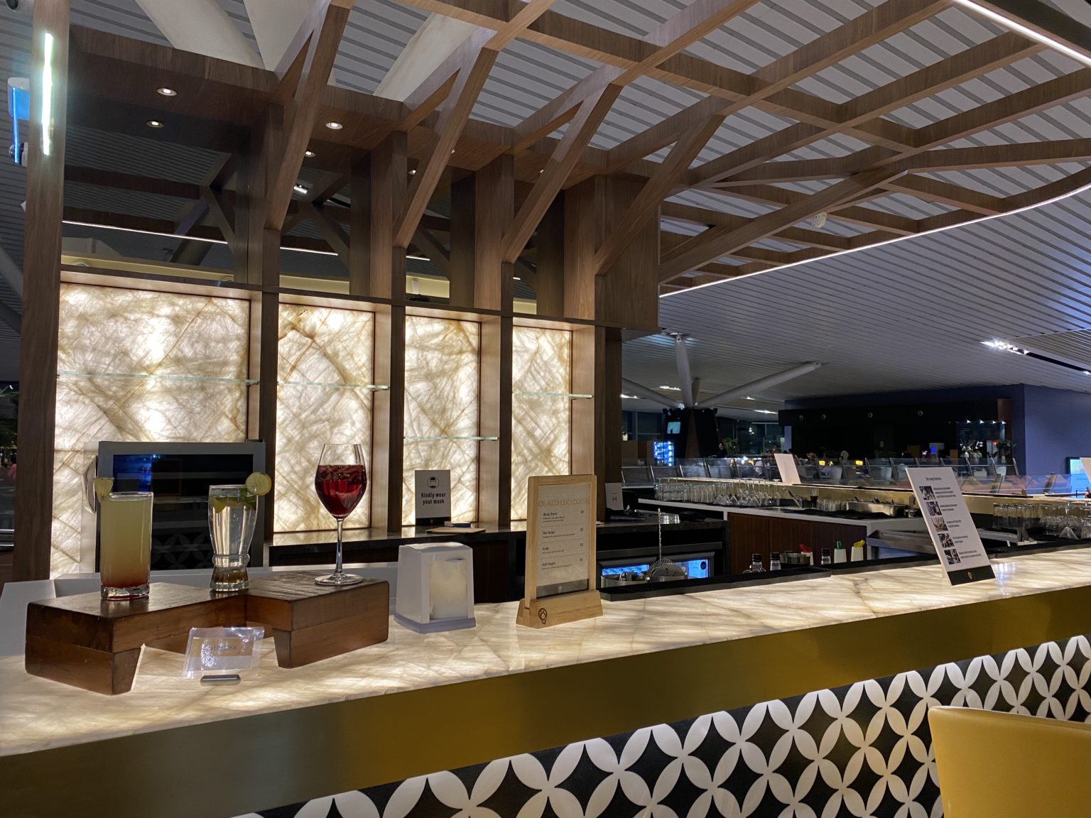 080 Lounge Bangalore: Exceeds all expectations - Live From A Lounge