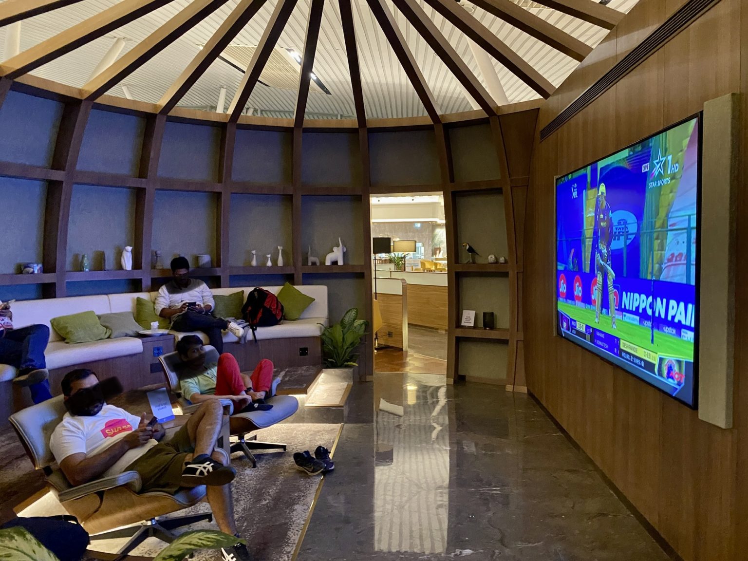 080 Lounge Bangalore: Exceeds all expectations - Live From A Lounge