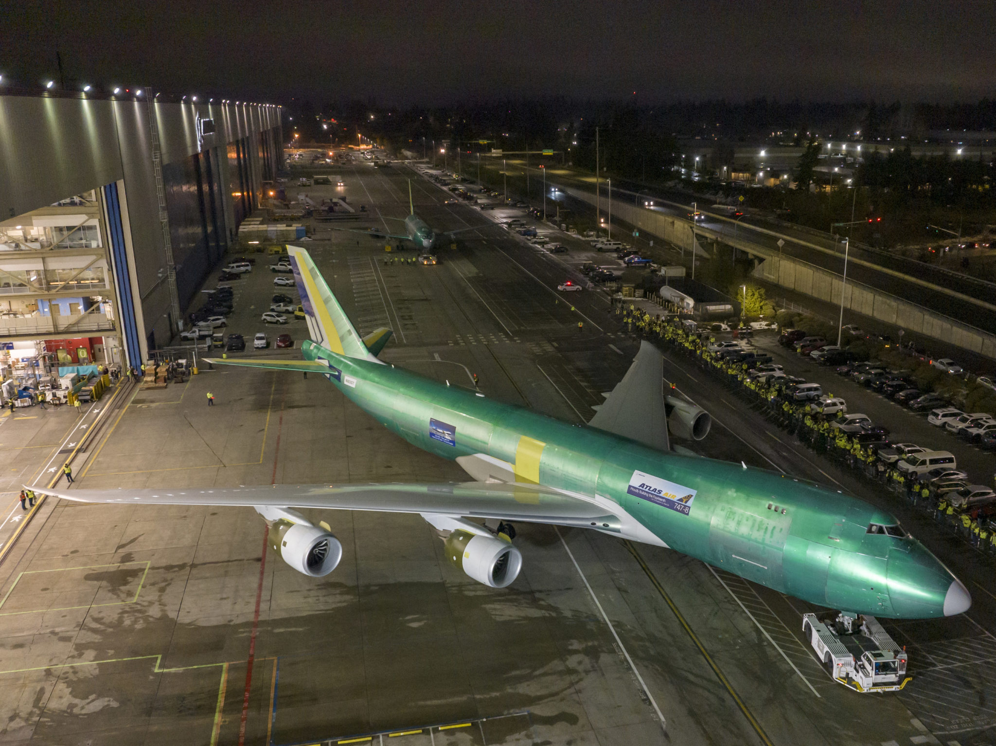 The last Boeing 747 leaves Boeing’s Everett factory - Live from a Lounge
