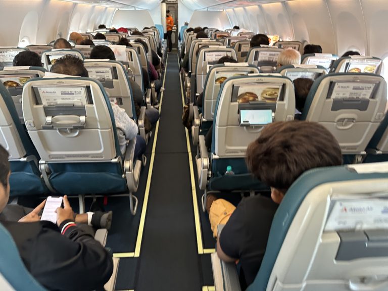 Review: Akasa Air A++ Cabin (flying between Mumbai and Delhi) - Live ...