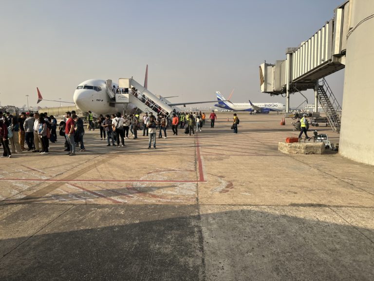 Review: Akasa Air A++ Cabin (flying between Mumbai and Delhi) - Live ...