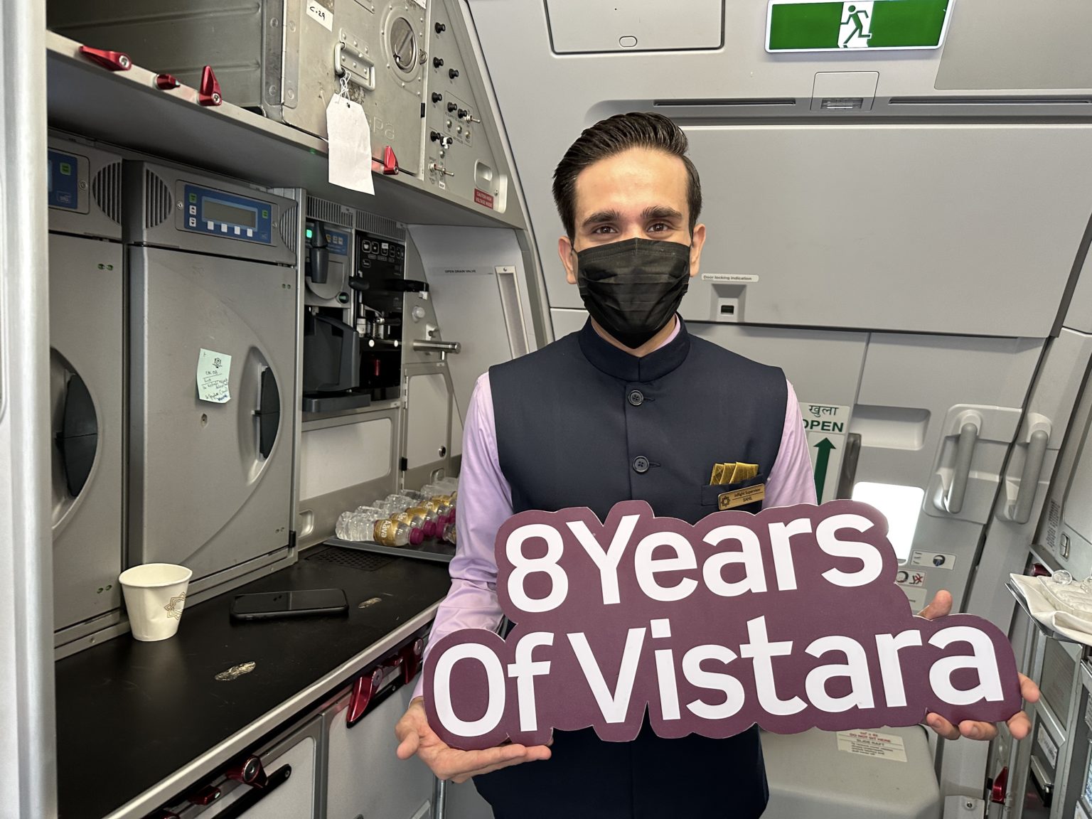 Vistara 8: Vistara’s eighth anniversary commemorative flight - Live ...
