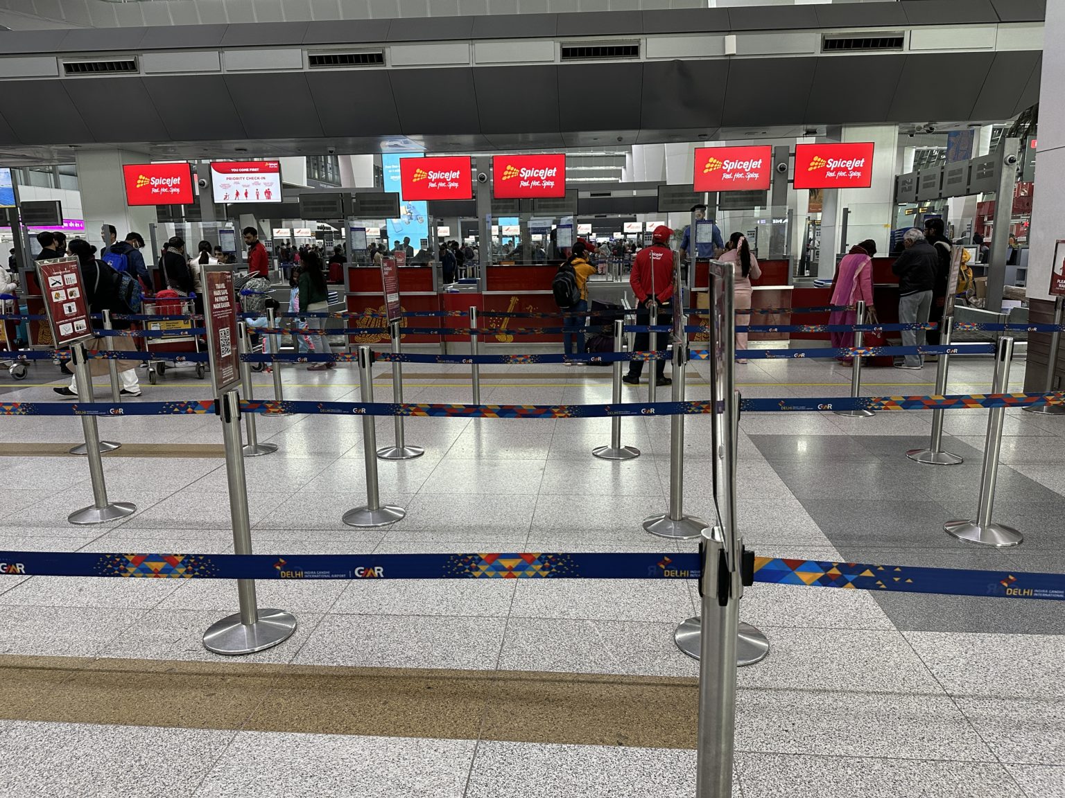 What is it like to fly a SpiceJet Boeing 737 MAX in 2023? - Live from a ...