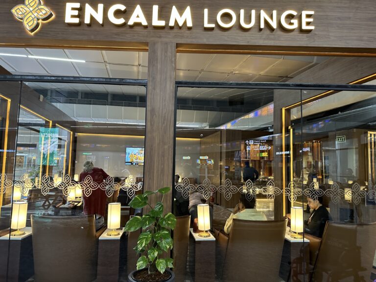 Review: Encalm Lounge Delhi Terminal 3 (Domestic) - Live from a Lounge
