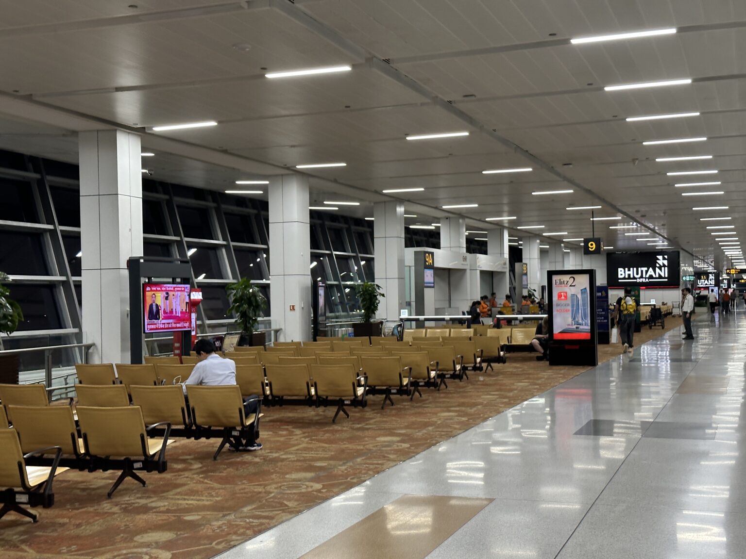 Singapore Airlines Boeing 777-300ER Business Class Review: New Delhi to ...