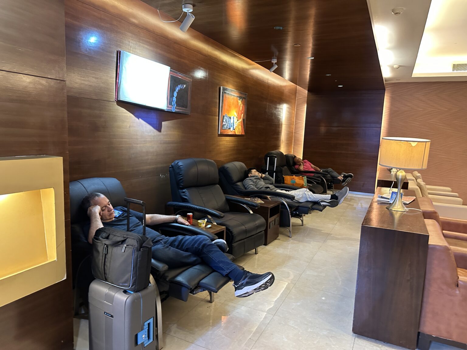 Lounge Review: Delhi Airport International Lounge Air India (Terminal 3 ...