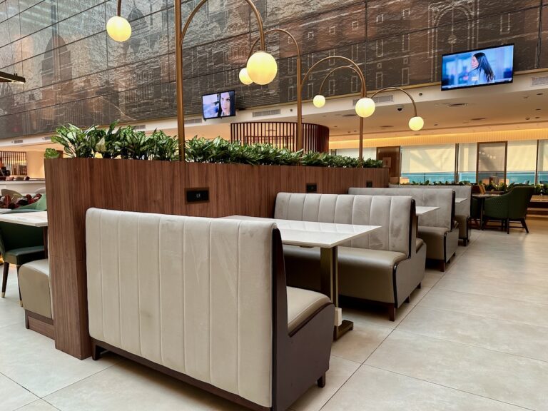 Review: Encalm Privé Lounge, Delhi Airport Terminal 3 (International ...