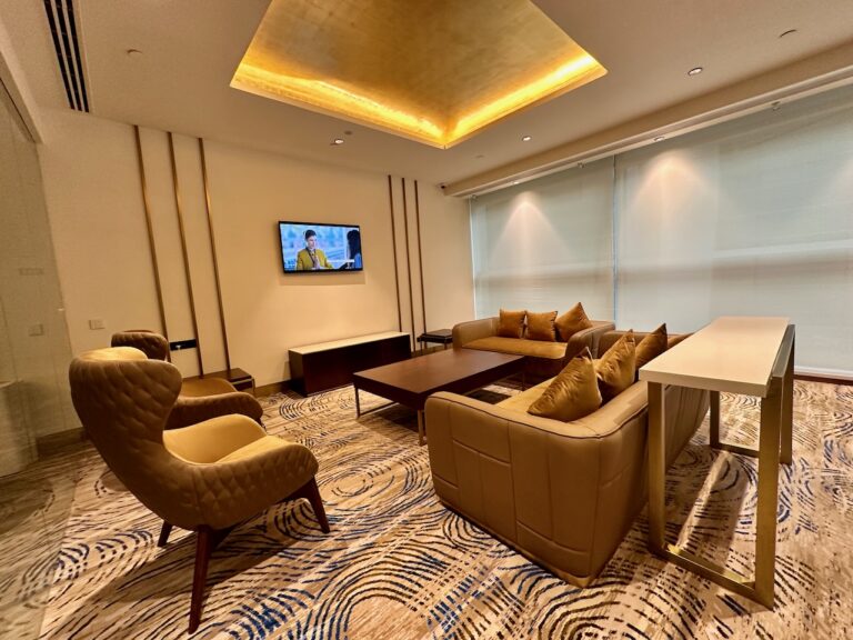 Review: Encalm Privé Lounge, Delhi Airport Terminal 3 (International ...