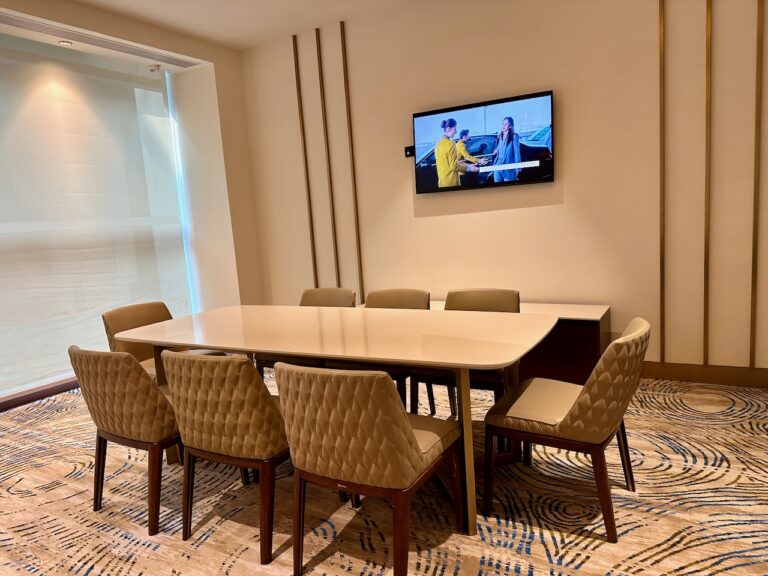 Review: Encalm Privé Lounge, Delhi Airport Terminal 3 (International ...