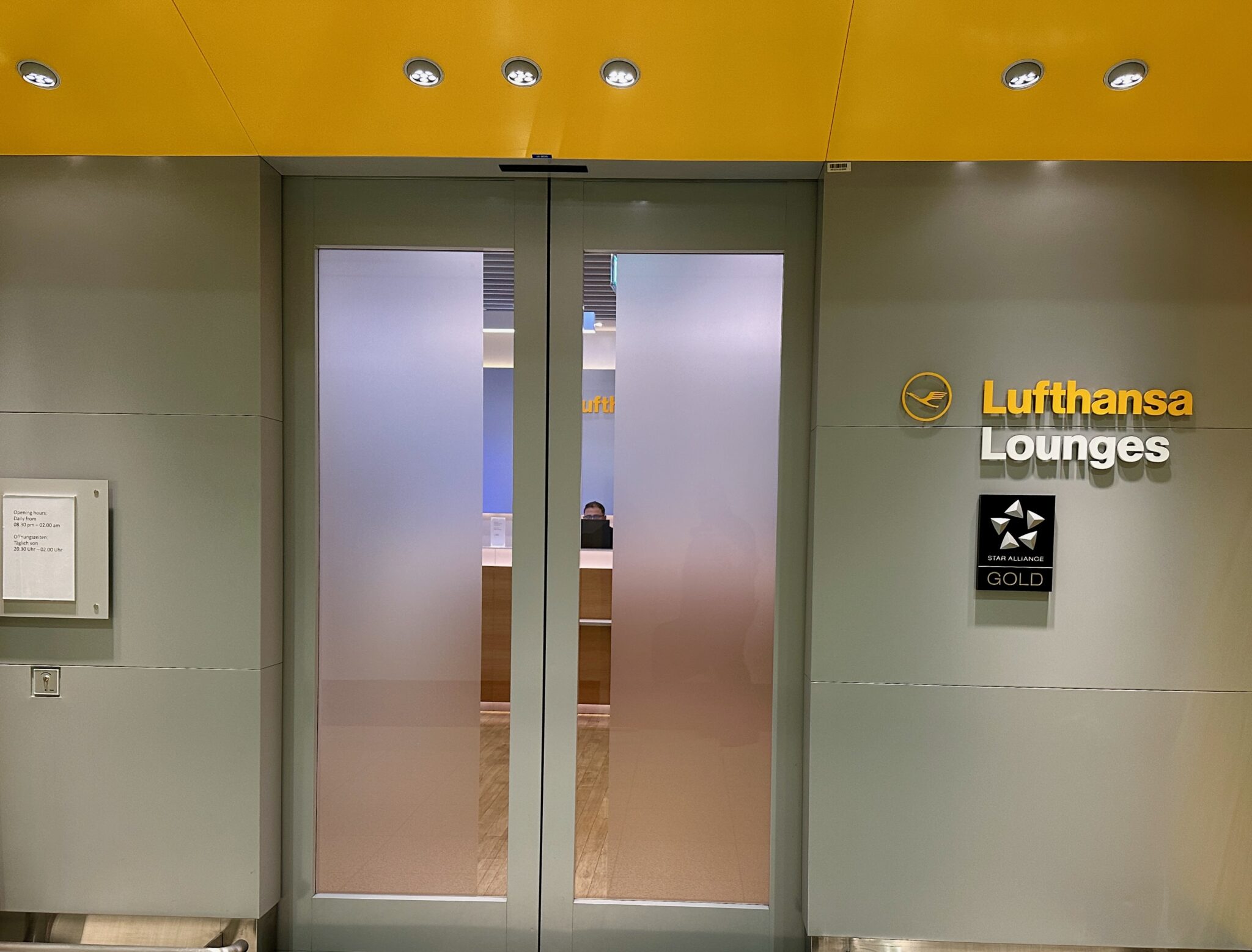 Review: Ahlan Business Class Lounge, Dubai Airport Terminal 1 - Live ...