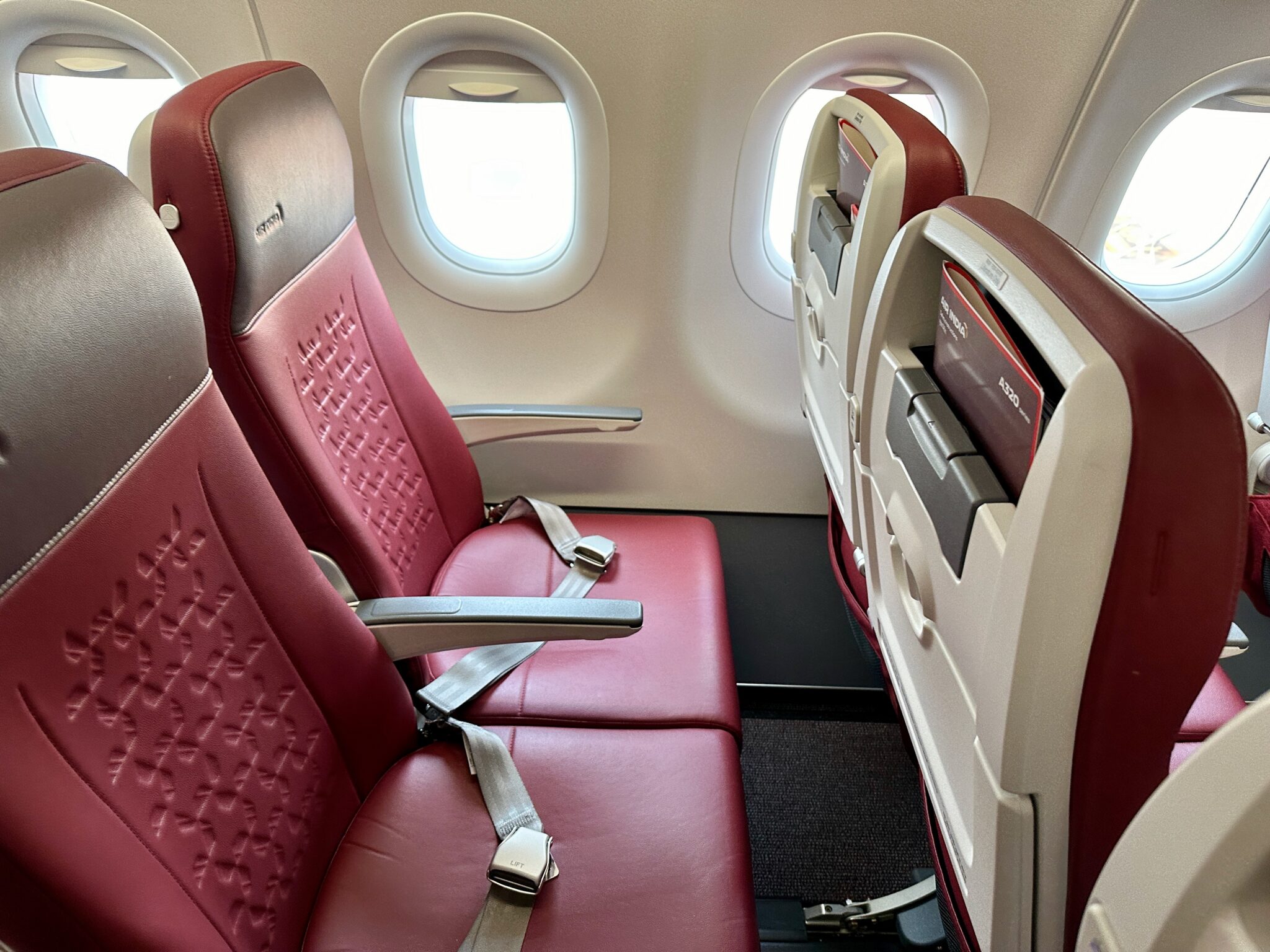 Air India’s new knee-crushing A320neo Economy Class - Live From A Lounge