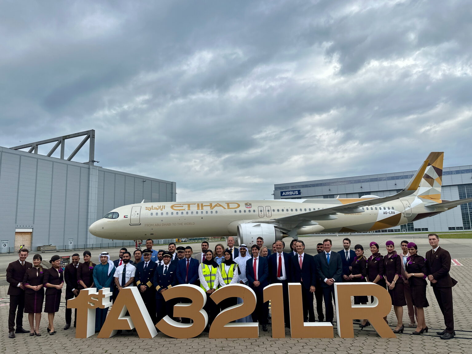 A first look inside Etihad’s stunning Airbus A321LR, with First and Business Class cabins - Live ...