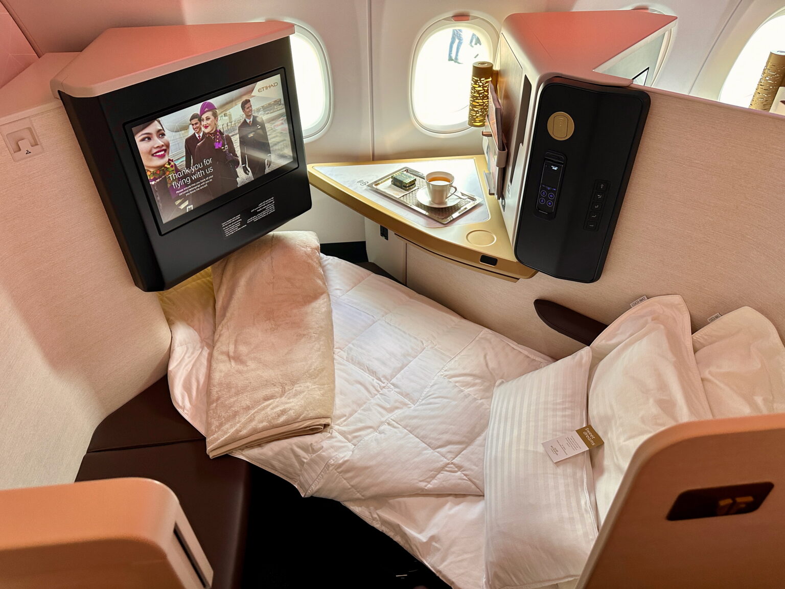 A first look inside Etihad’s stunning Airbus A321LR, with First and Business Class cabins - Live ...